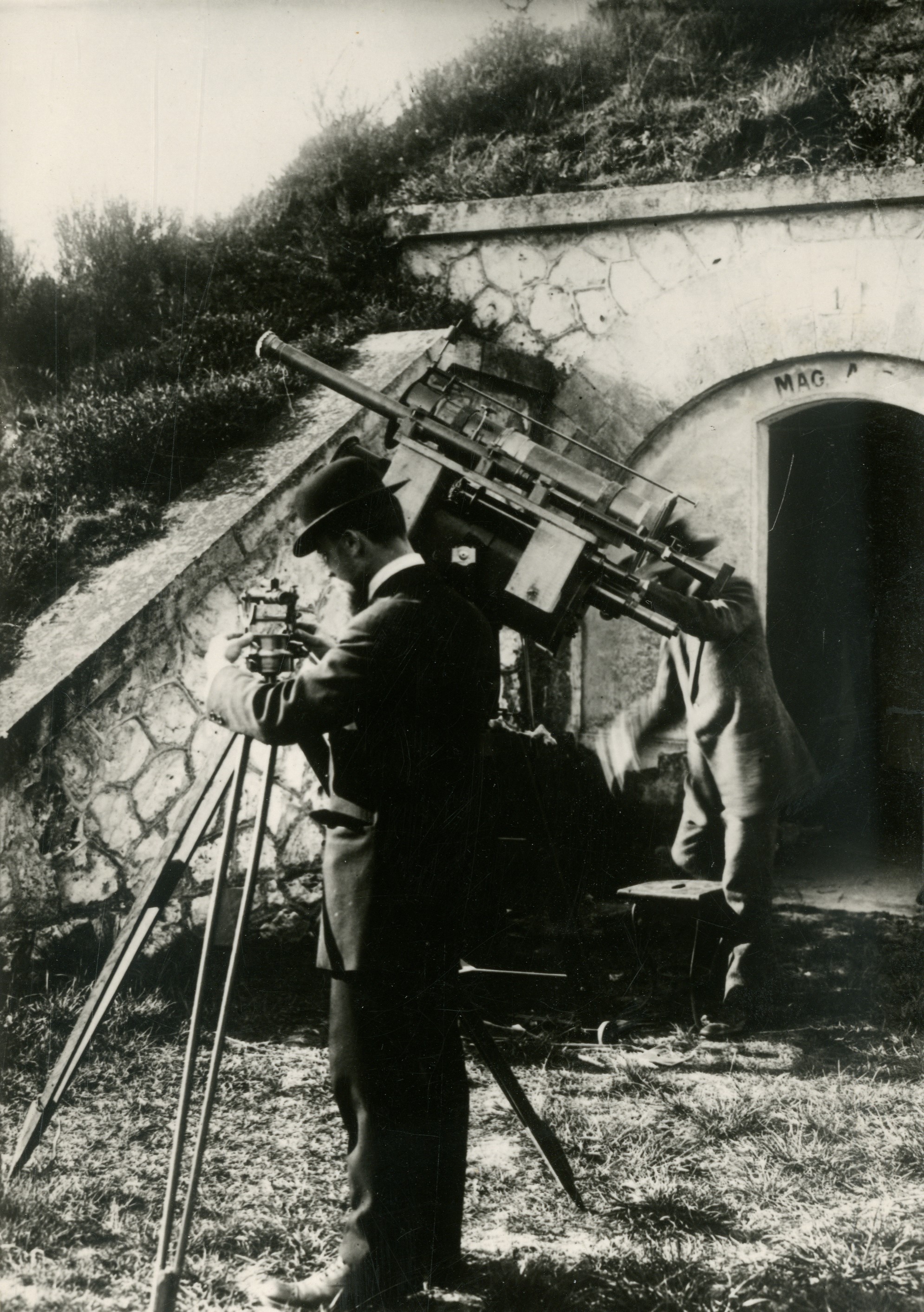 Milan Rastislav Štefánik - Časopis Quark